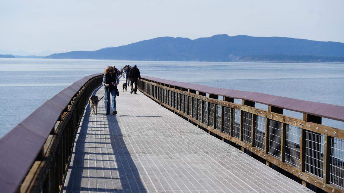 Little Squalicum Pier in Bellingham reopens after storm | Bellingham Herald