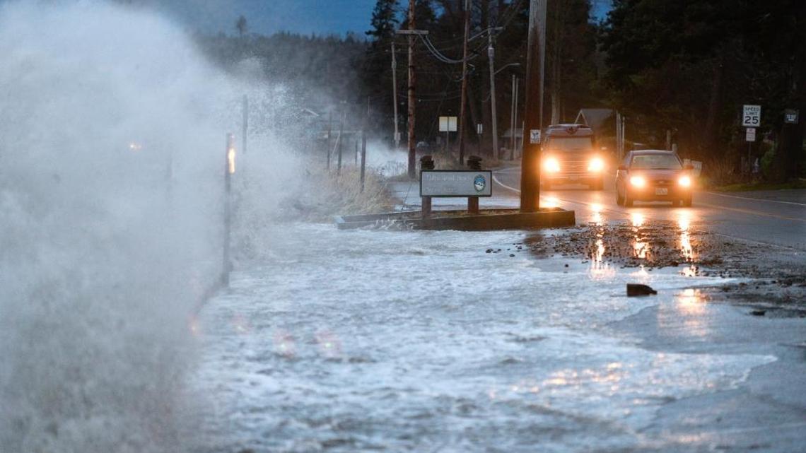Stormy weather and king tides threaten Birch Bay floods | Bellingham Herald